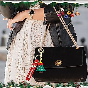 Amaxiu Christmas Keychain, Cute Christmas Tree PVC Key Chain Cartoon Xmas Theme Silicone Wristlet Keyring for Girls Women Handbag Schoolbag Pendant Party Decoration (Christmas Tree)