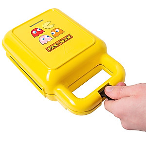 PAC-MAN Waffle Maker. Creates up to Four Delicious Waffles at once, Including PAC-MAN and three Ghosts Shapes. Mains Powered. Officially Licensed PAC-MAN Merchandise from Fizz Creations.