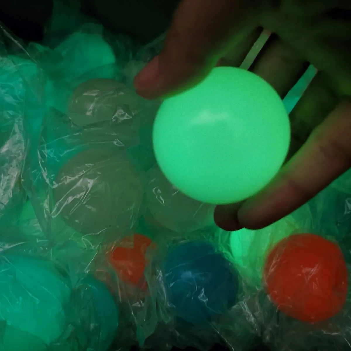 Hekkomird 4Pcs Luminescent Sticky Balls for Kids,Sticky Wall Ball Set,Glow Sticks Balls Toys Gifts for Teens Kids,Stress Toys for Adults (B-Luminous,1.8")