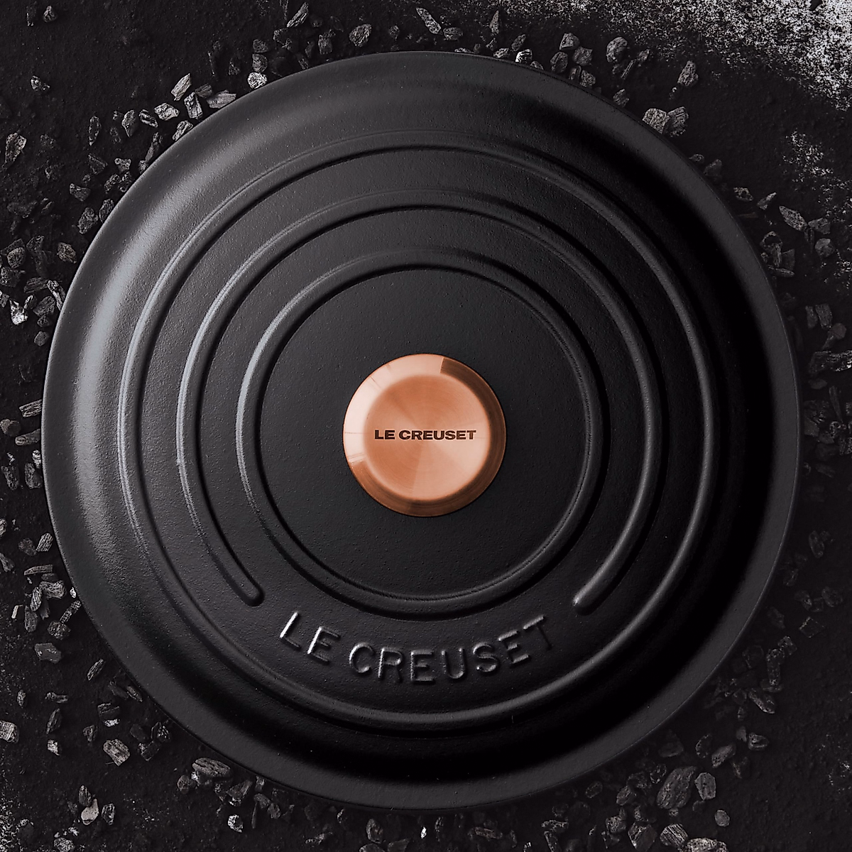 Le Creuset Signature 6.75-quart Round Wide Dutch Oven with Copper Knob (Licorice)