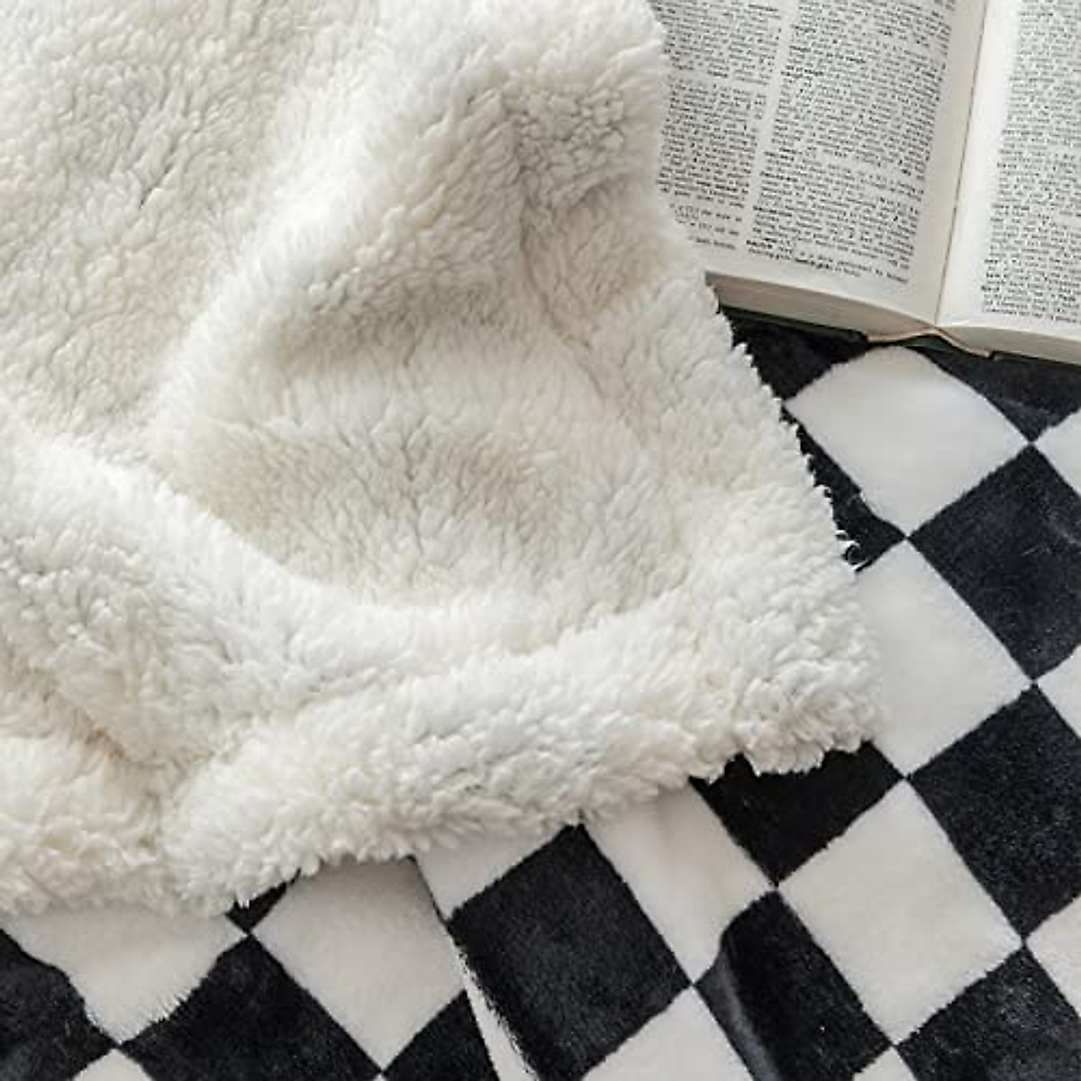 LOMAO Sherpa Throw Blanket Fleece Blanket with Checkered Pattern Soft Thick Blanket for Couch, Bed, Sofa Luxurious Warm and Cozy for All Seasons (Black, 51"x63")