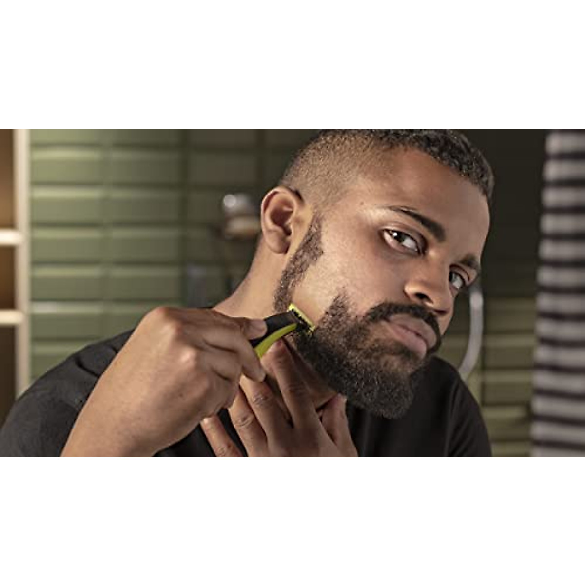 Philips Norelco OneBlade Hybrid Electric Trimmer and Shaver, Frustration Free Packaging, QP2520/90