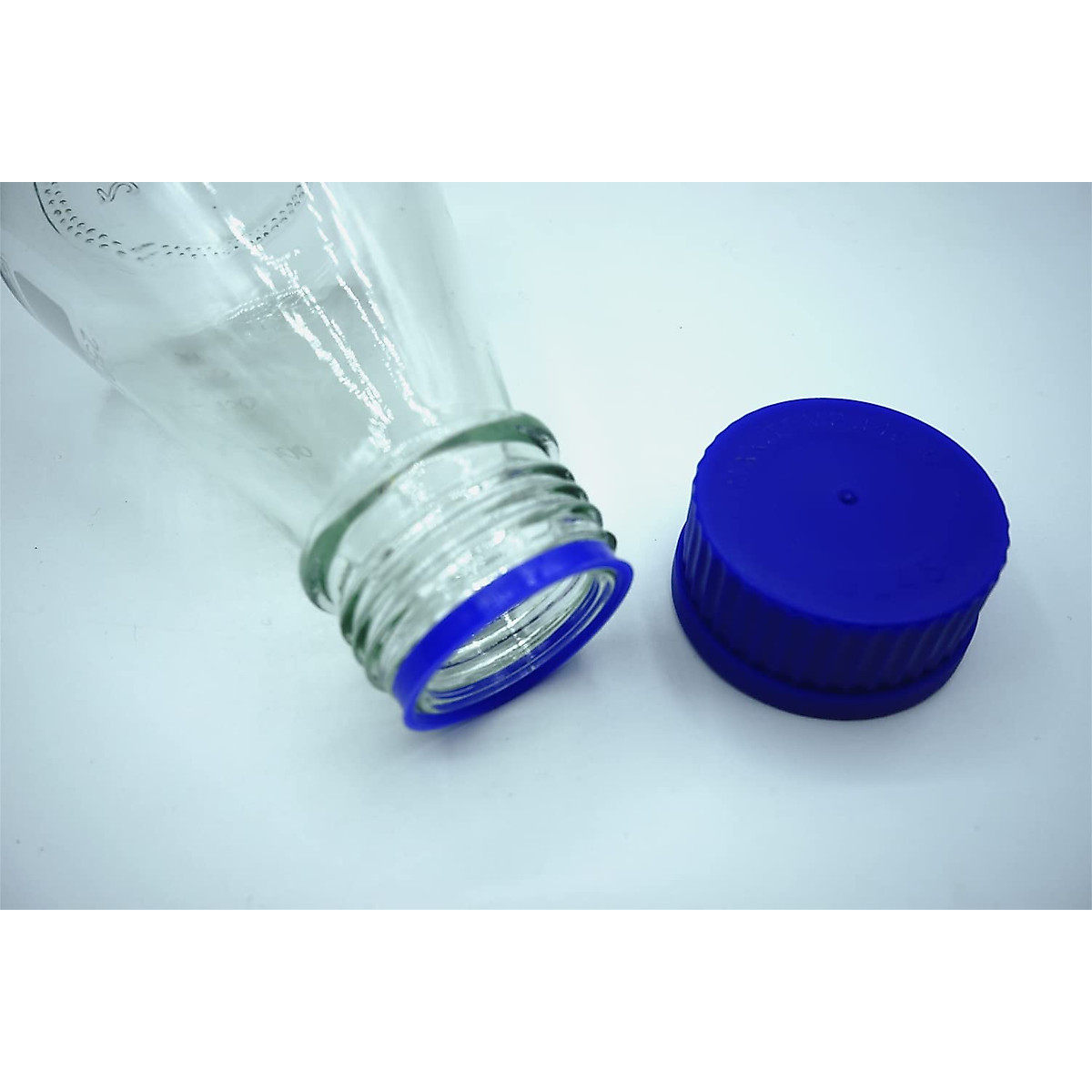 KINNOSE Thick Glass Conical Media Storage Bottles 250ml 500ml 1000ml with Blue Screw Cap Thick Graduated Borosilicate Glass Reagent Container