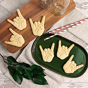 Rock Hand Sign cookie cutter, 1 piece - Bakerlogy