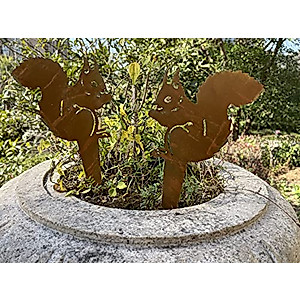 Wetufin - 2pcs Steel Silhouette Squirrel with Rusty Patina Garden Metal Art Decoration Decoration Animal Statue Stake for Garden Yard Home, 8.27 * 4.72in