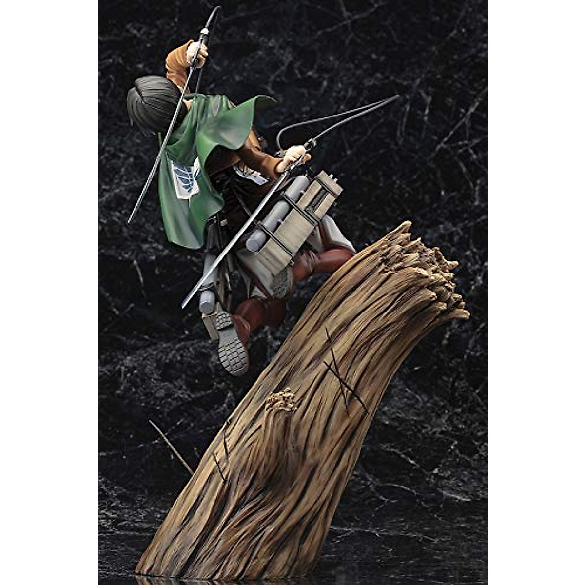 Kotobukiya Attack on Titan: Levi (Renewal Package Version) ArtFX J Statue, Multicolor