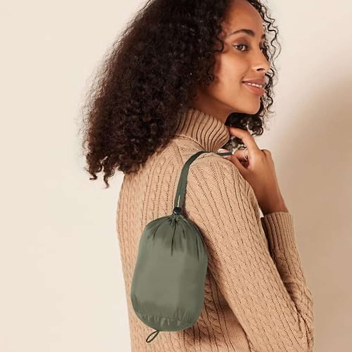 Amazon Essentials Women's Regular-Fit Lightweight Water-Resistant Packable Hooded Puffer Coat (Available in Plus Size), Dark Olive, Large