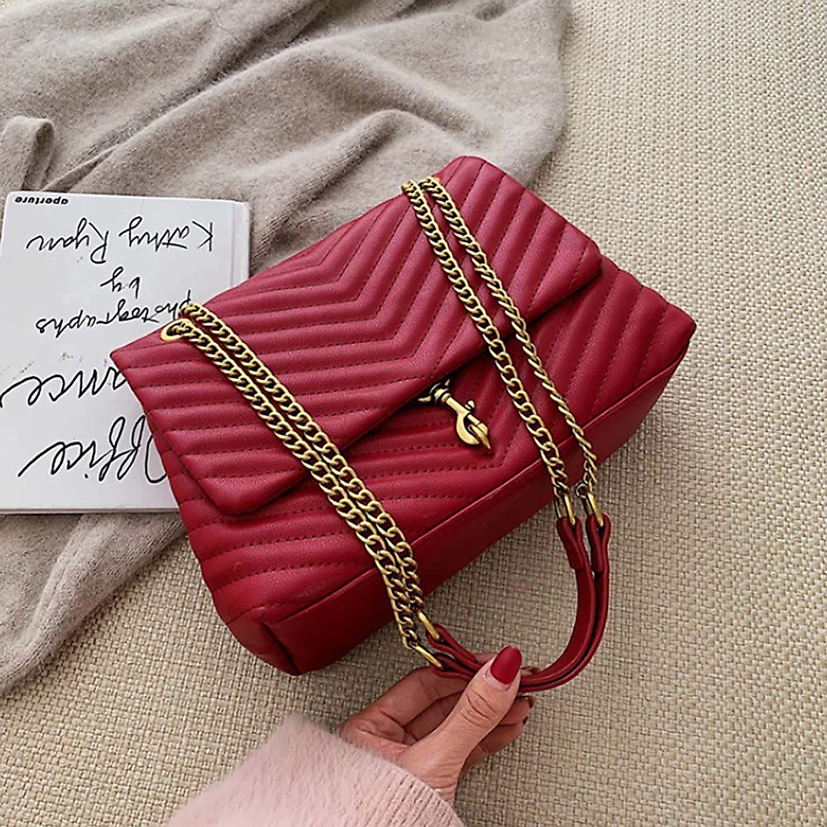 Minimalist Quilted Crossbody Messenger Bag For Women,Chain Flap Bag,PU Leather Shoulder Bag Wallet,Trendy Purses Handbag (Red)