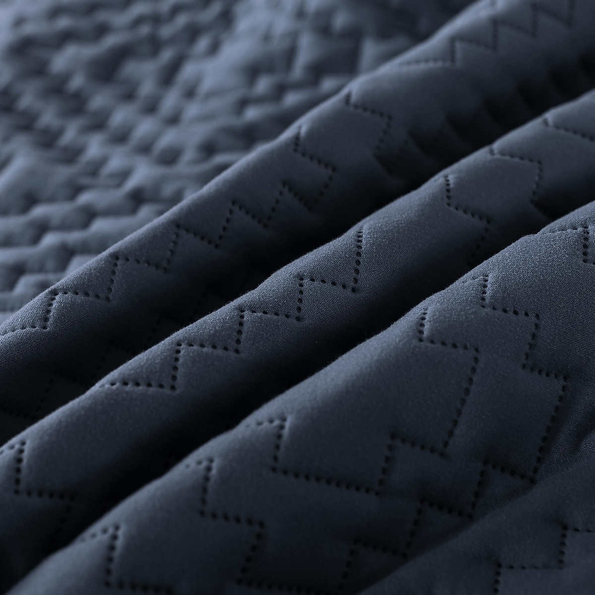 R.SHARE Oversized California King Size Quilt Bedding Sets with Pillow Shams, Navy Blue Cal King Lightweight Soft Bedspread Coverlet for All Season, 118x106 inches