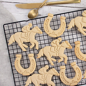 Set of 2 Jockey cookie cutters (Designs: Jockey and Horse Shoe), 2 pieces - Bakerlogy