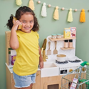 Teamson Kids Little Chef Cyprus Medium Wooden Play Kitchen with Interactive, Realistic Features, and 14 Kitchen Accessories for 3yrs and up, Light Oak/Faux White Marble/Gold