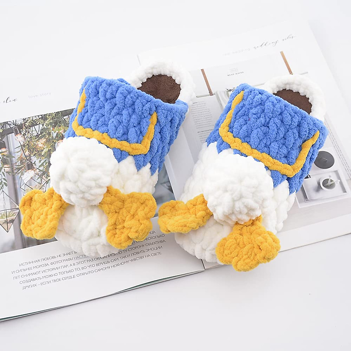 3 Balls Sparkling Chenille Yarn, Super Soft Thick Velvet Blanket Yarn for Crochet Knitting Home Décor DIY Craft Bulky Weight Polyester Ice Strip Yarn for Baby Blanket 300g (Dark Grey)