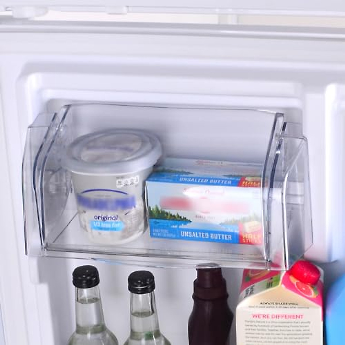 Kenmore 30 in. 18.1 cu. ft. Capacity Refrigerator/Freezer with Adjustable Glass Shelving, Humidity Control Crispers, Ice Maker, ENERGY STAR Certified, White