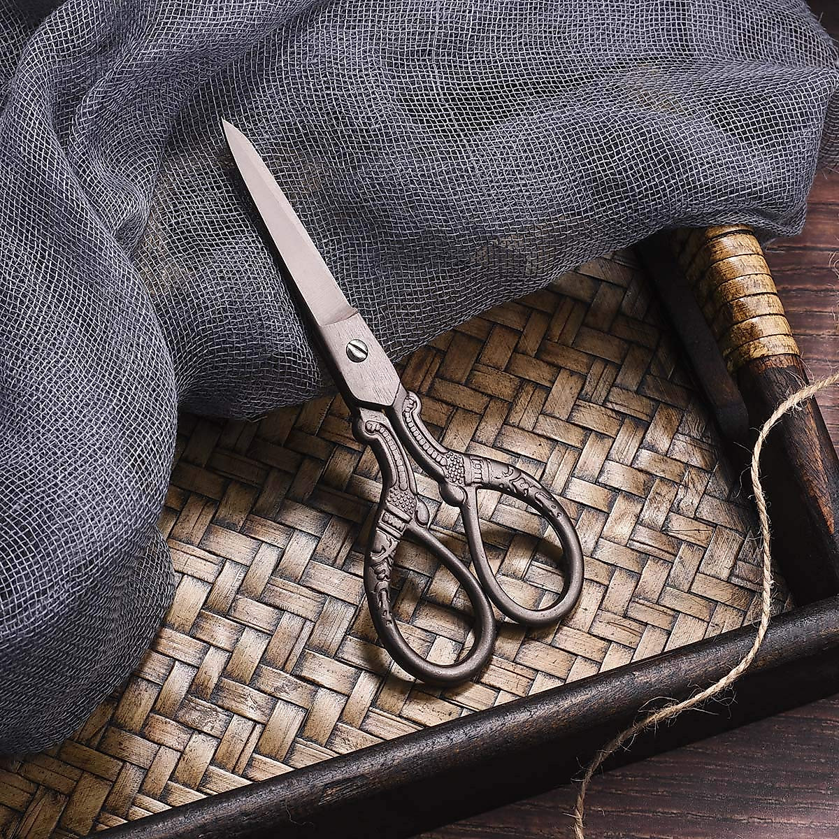 HITOPTY 5inch Vintage Style Scissors Titanium Plating Stainless Steel Antique Shears for Craft Embroidery Crochet Needle Point Knitting Project