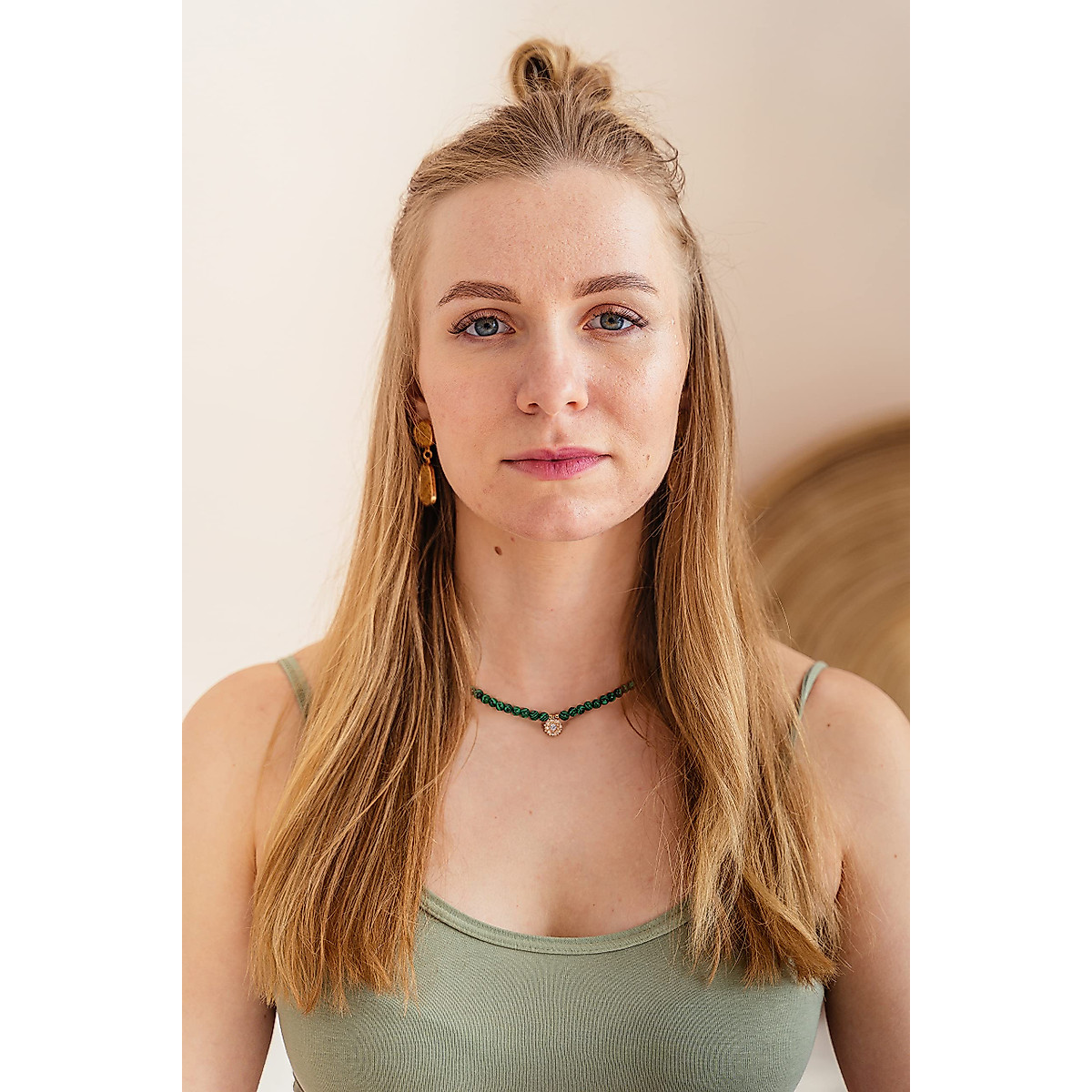 PERNNLA PEARL Protection Malachite Crystal Beaded Necklace for Women Cute Daisy Flower Gold Pendant Choker Necklace Dainty Handmade Boho Jewelry 15”