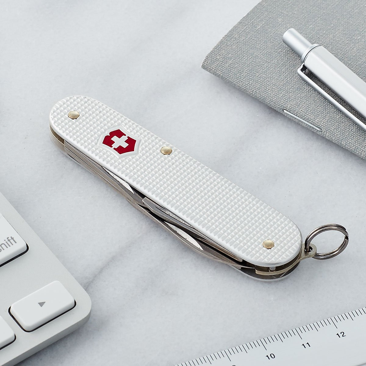 Victorinox Cadet Alox Swiss Army Knife, 9 Functions, Swiss Made Pocket Knife with Large Blade, Screwdriver, Can Opener and Wire Stripper - Silver