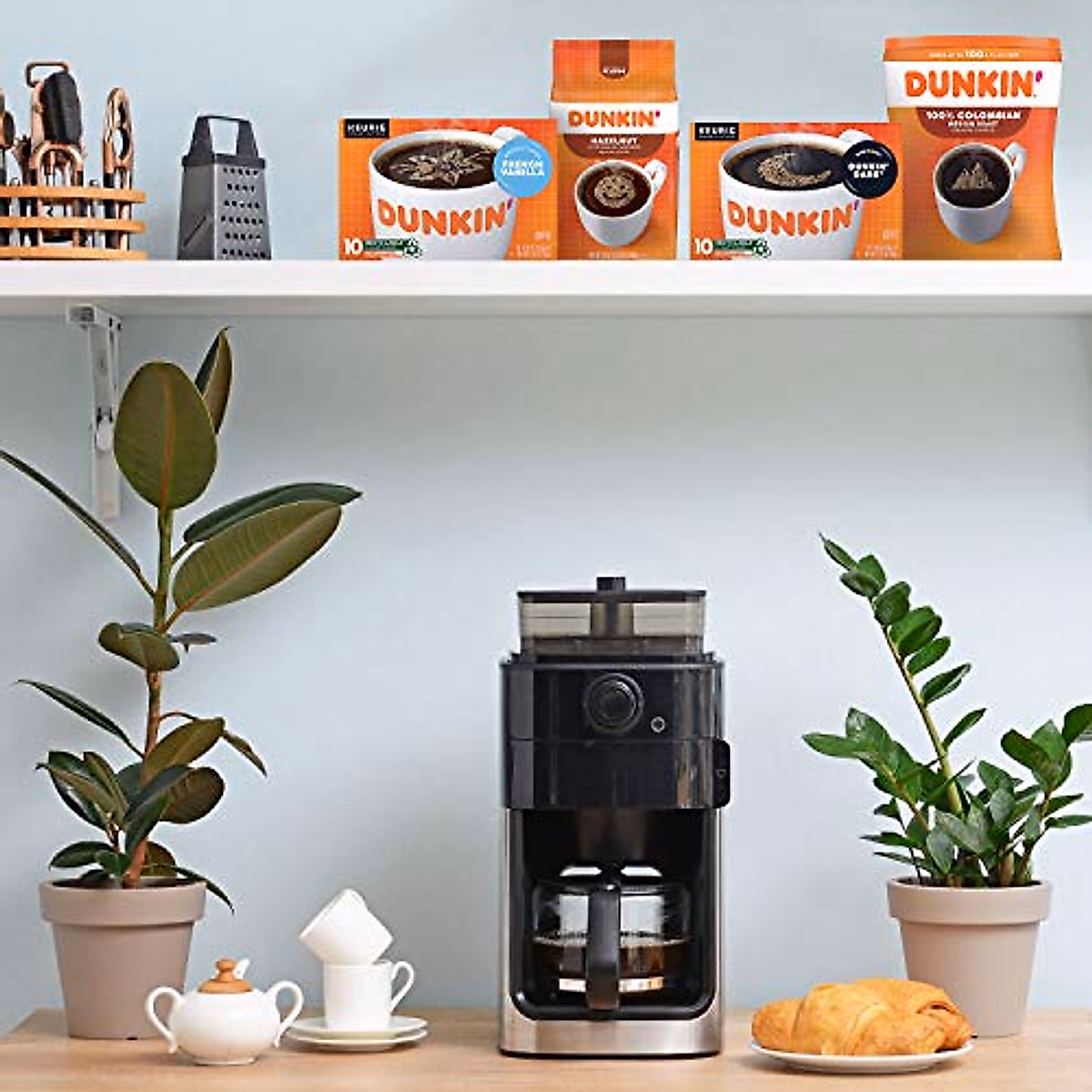 Dunkin' Decaf Medium Roast Ground Coffee, 20 Ounce (Pack of 6)