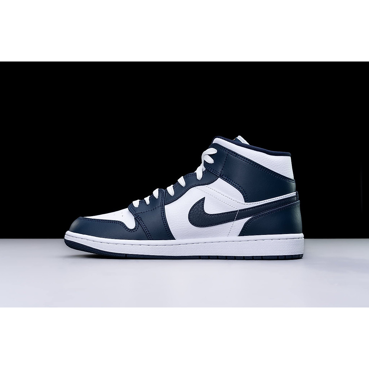 NIKE Men's Basketball Shoes, White White MTLC Gold Obsidian 174, 9