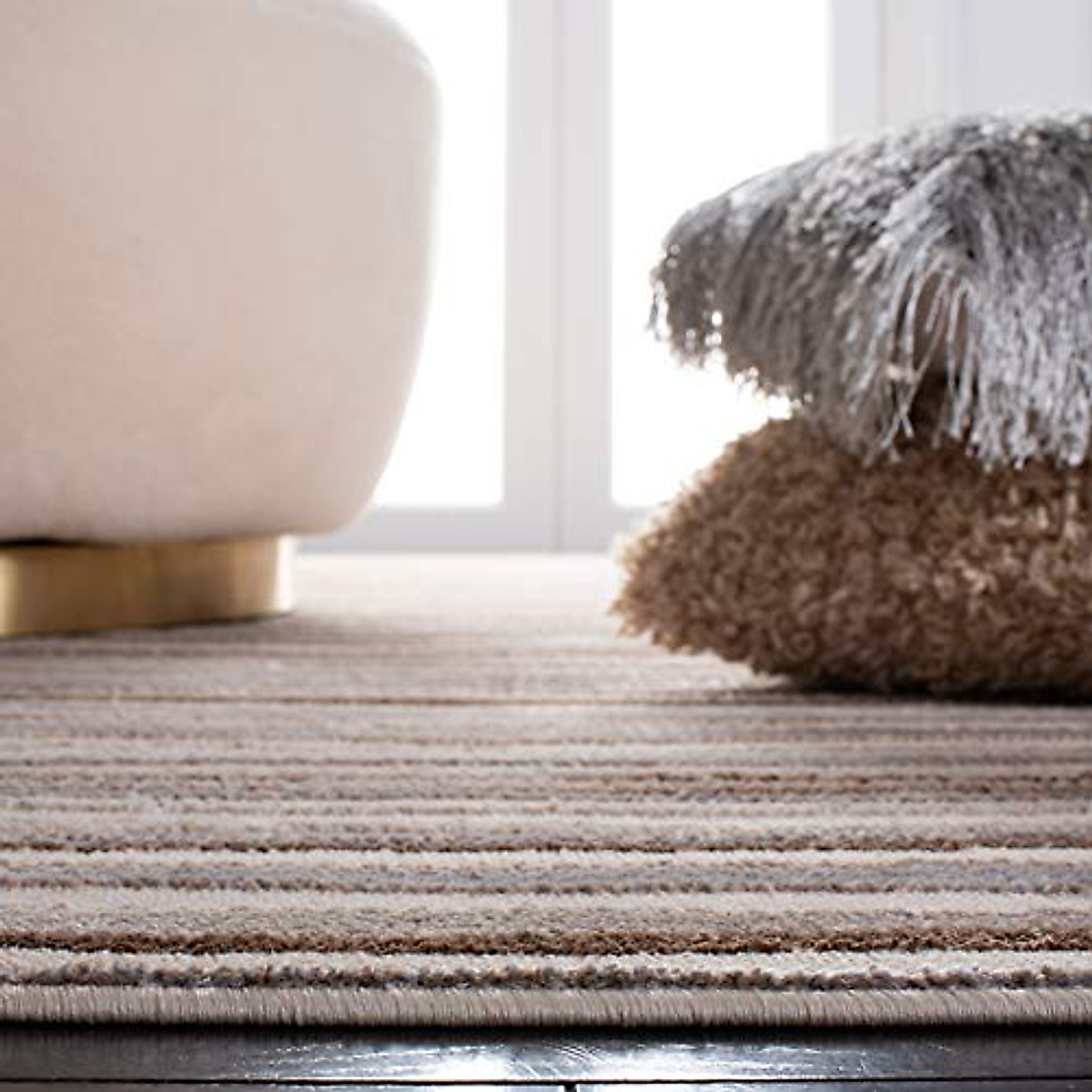 SAFAVIEH Lagoon Collection 8' x 10' Ivory / Brown LGN148B Distressed Non-Shedding Living Room Bedroom Dining Home Office Area Rug