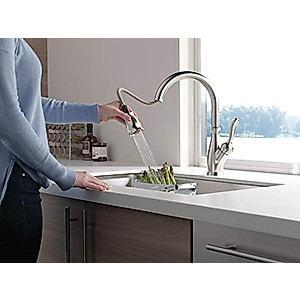 Delta Faucet Leland Brushed Nickel Kitchen Faucet, Kitchen Faucets with Pull Down Sprayer, Kitchen Sink Faucet, Faucet for Kitchen Sink, Magnetic Docking Spray Head, SpotShield Stainless 9178-SP-DST