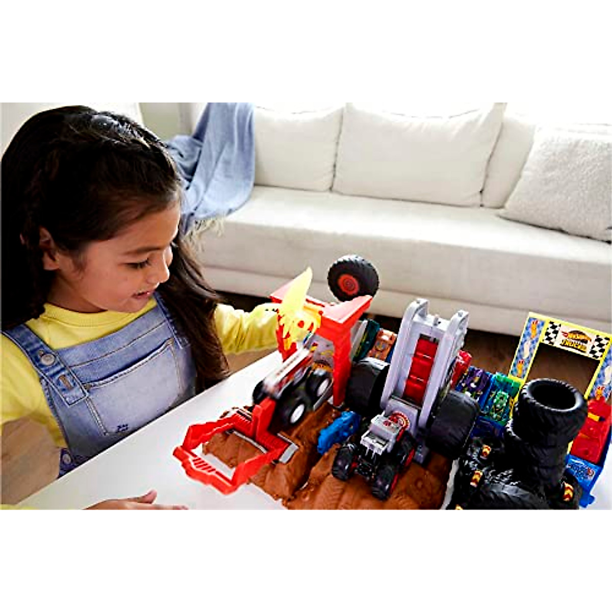 Hot Wheels Arena Smashers 5-Alarm Fire Crash Challenge Playset, 5-Alarm Toy Truck in 1:64 Scale & Crushable Car