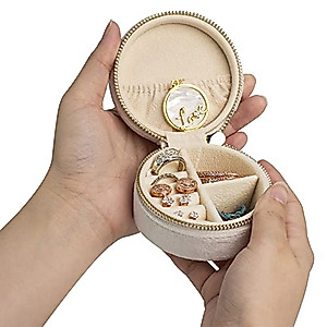 SoleGood Plush Velvet Small Jewelry Box Necklace Ring Storage Organizer Mini Jewelry case Jewelry Travel Organizer for Women Girls (Pearl white)