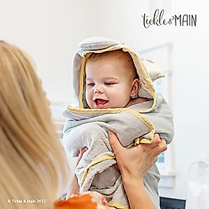 Tickle & Main Rub-a-Dub Gift Set, 5-Piece Bath Set Includes Elephant Hooded Towel, 3 Jungle Safari Squirt Toys, and Book for Boys and Girls!