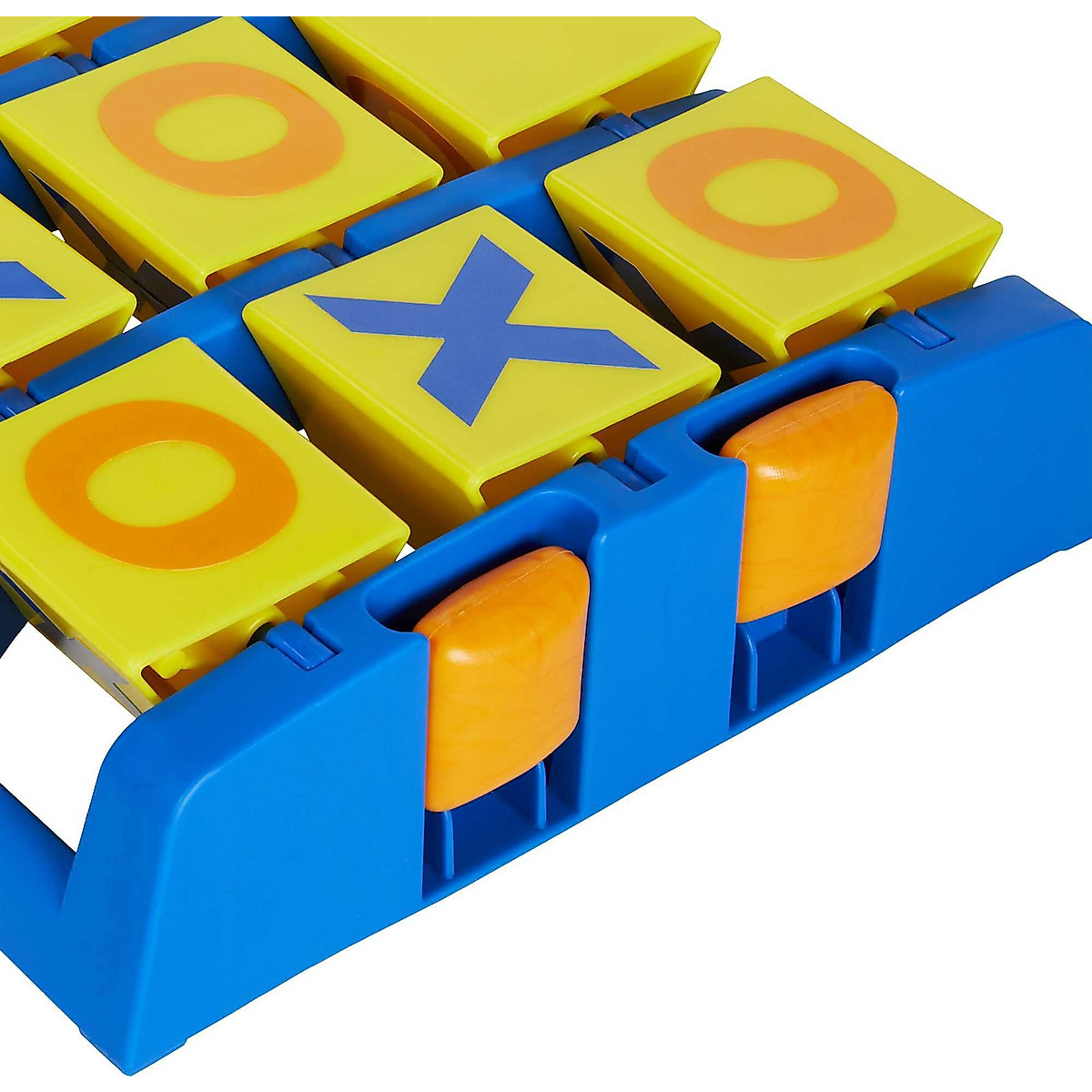 Mattel Games Travel TOSS Across Tic Tac Toe Tossing Game with Target Unit & 2 Bean Bags for 2 Players Ages 5 Year Old & Up