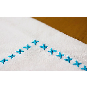 Catstudio Wisconsin Dish Towel - U.S. State Souvenir Kitchen and Hand Towel with Original Artwork - Perfect Tea Towel for Wisconsin Lovers, Travel Souvenir