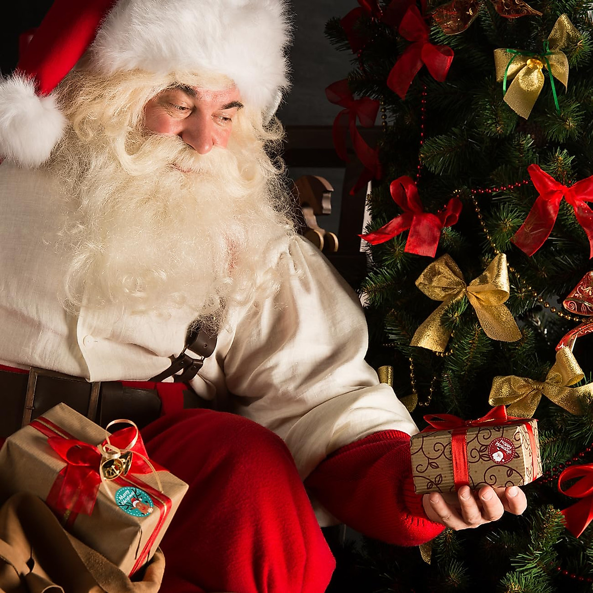 560PCS Christmas Sticker for Envelope, 1.5" Round Merry Christmas Sticker, 8 Designs Christmas Decoration Envelope Seal Sticker Card Gift Envelope Box