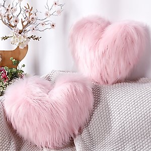 Maitys 2 Pieces Heart Shaped Decorative Pillows Faux Fur Throw Pillow Fluffy Pillows Spring Cute Soft Throw Cushion with Insert for Girls Kids Bedroom Living Room Sofa Couch, 12 x 16 Inch (Violet)
