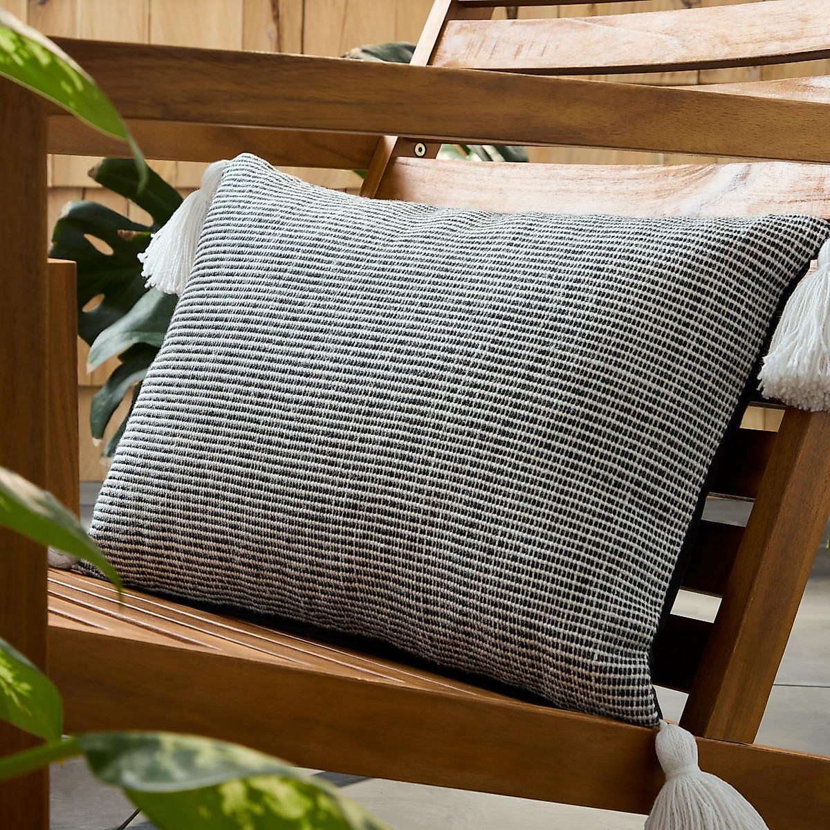 TOWN & COUNTRY TERRA Alara Indoor/Outdoor Decorative Pillow, 14"x20", Black/Ivory