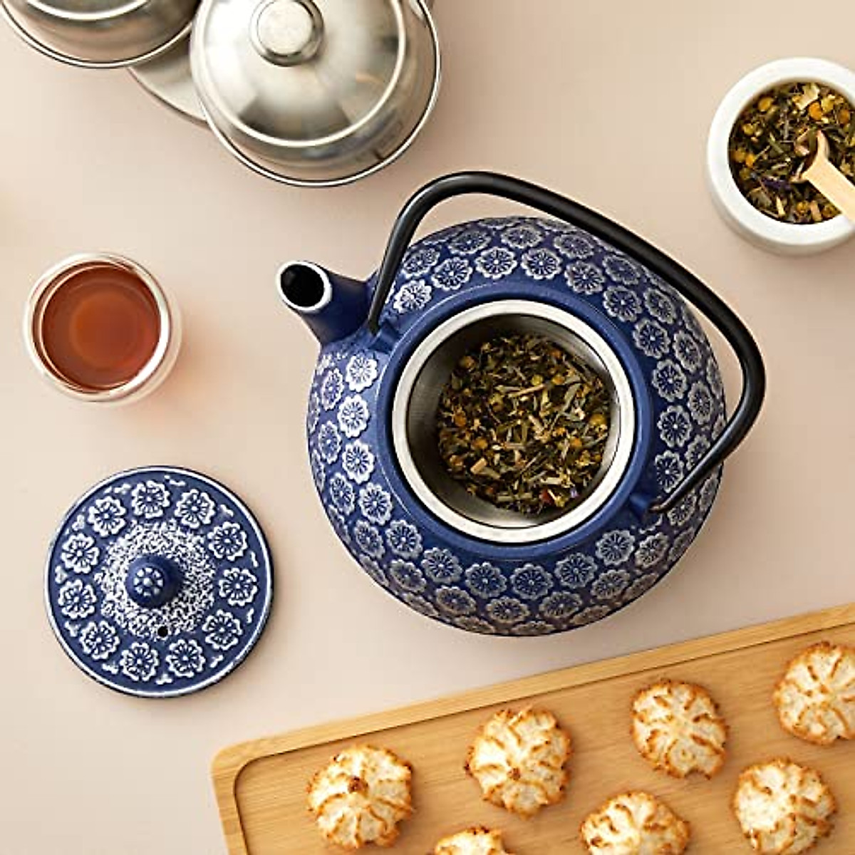 Blue Cast Iron Chinese Teapot with Infuser for Loose Leaf Tea, Includes Handle and Removable Lid (34oz)