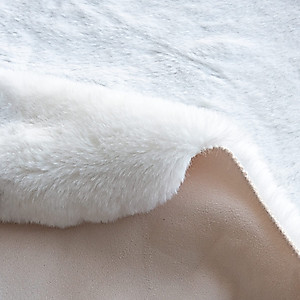 ORINOVA White Faux Bunny Fluffy Fur Rug Washable Area Rugs for Living Room Nursery Rugs for Bedroom 2x3 Rectange Rug Cute Home Décor