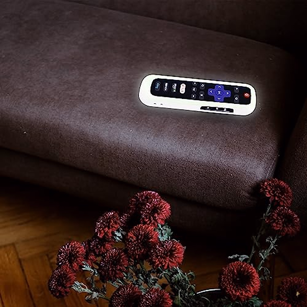 GMXT Remote Cover for Roku TV Remote Control, Battery Cover for TCL Hisense Roku TV Steaming Stick 4k 4K+ Roku Voice Remote, Universal Silicone Sleeve Case with Glow in The Dark (White)