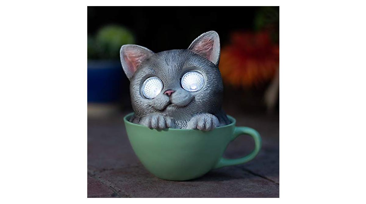 Solar LED Cat Figurine for Garden & Patio Illumination