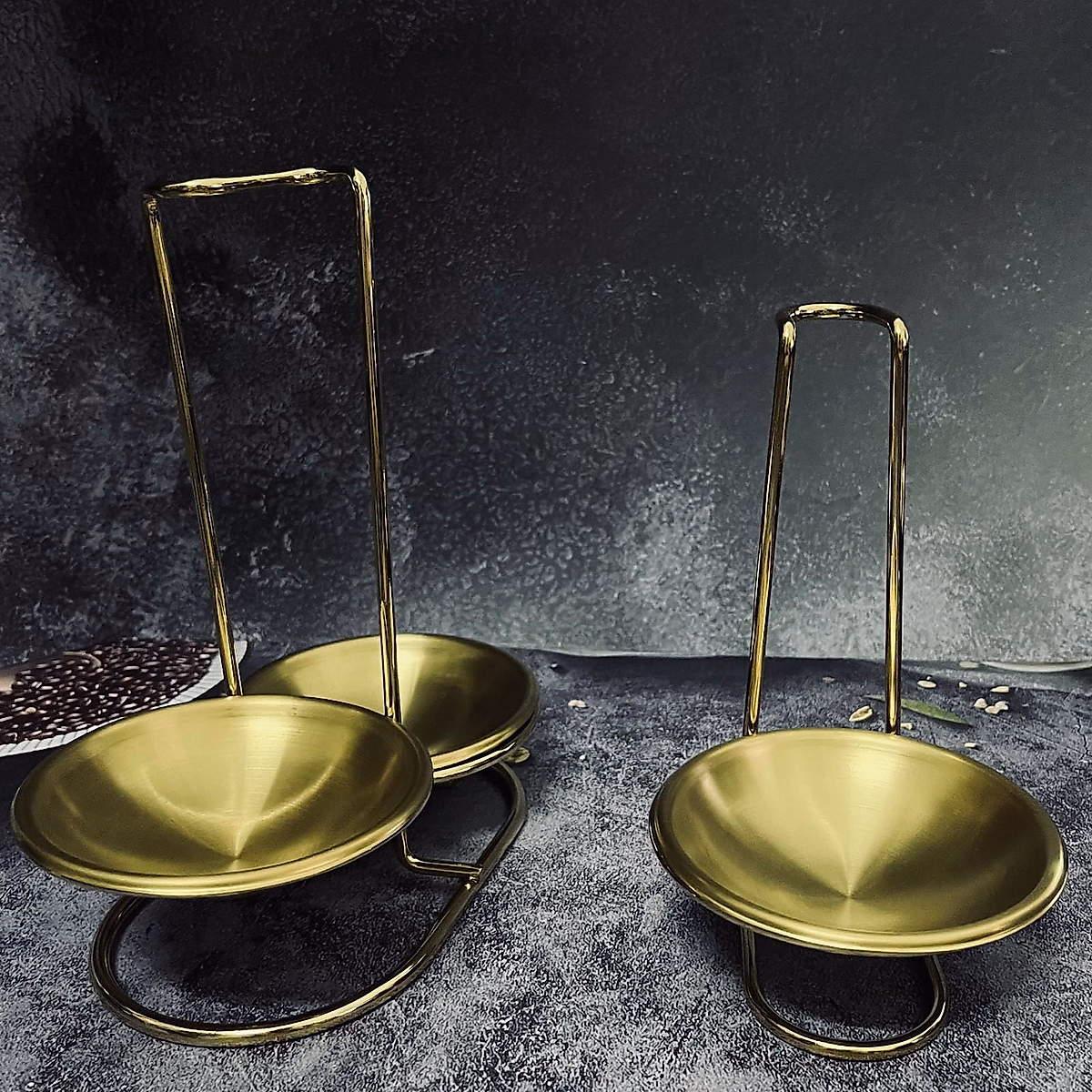 Stainless Steel Soup Ladle Holder, Upright Spoon Ladle Rest Kitchen Countertop Utensils Rack for Hotpot Restautant Buffet Fast Food Restautant Kitchen Decor Tool (Golden with 2