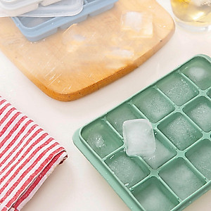 Ice Cube Trays with Silicone Lid, 15 Grid Square Ice Tray Easy Release Stackable Ice Cube Mold, 2 Pack (Grey Blue+Green)