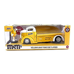 M&M's 1:24 1947 Ford COE Flatbed Die-cast Car & 2.75" Yellow Figure, Toys for Kids and Adults