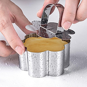 KnmyLife Ring Molds Set for Cooking, Stainless Steel 3 Inch Flower-Shaped Cake Rings with Pusher,Pastry Baking Mold(4 Rings and 4 Pusher)