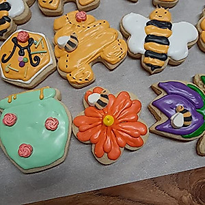 Bee Cookie Cutters Set-3 Inches-7 Piece-Bee, Beehive, Flower, Honeycomb and Honey Jar Stainless Steel Cookie Biscuit Cookie Cutters Molds for Honey Bee Party Decoration Favor