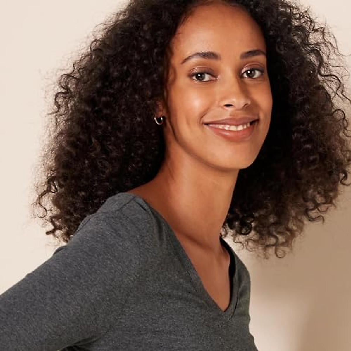 Amazon Essentials Women's Classic-Fit 3/4 Sleeve V-Neck T-Shirt (Available in Plus Size), Charcoal Heather, Medium