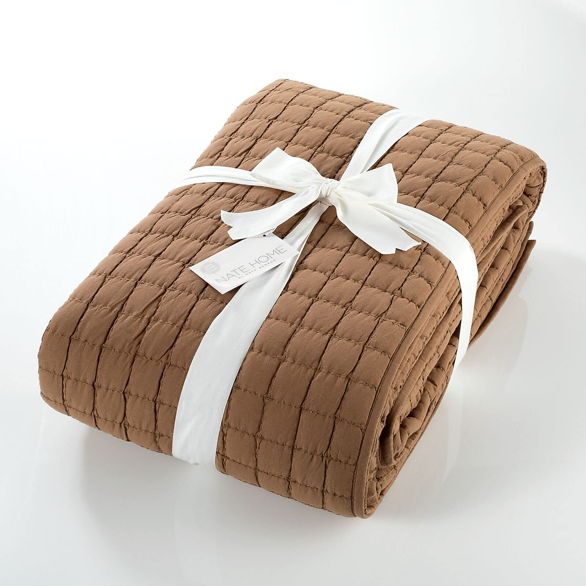 Nate Home by Nate Berkus Solid All-Season Cotton Textured Quilt Set | Breathable and Comfortable Bedding from mDesign - Full/Queen Size - 1 Quilt/2 Pillow Shams, Truffle (Brown)