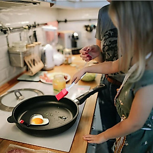 Heart Shaped Pancake Mold Egg Rings Nonstick Stainless Steel Fried Egg Molds With Insulated Handle Heart Pancake Shapes Mold with Oil Brush and Egg Separator for Breakfast Mother's Day Gift