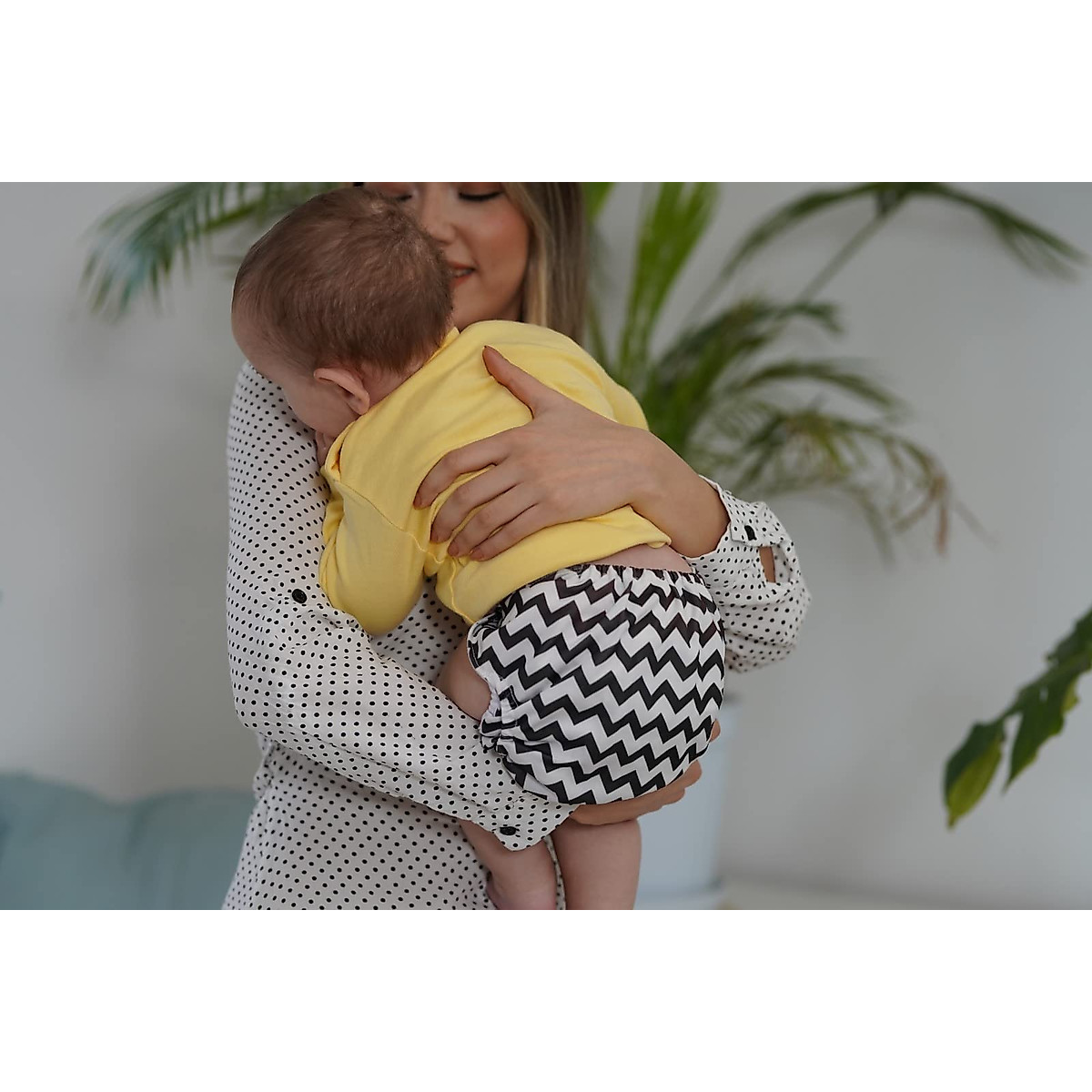 BaeBae Goods Newborn Cloth Diapers – 8 Reusable Cloth Diapers for Babies with 8 Cloth Diaper Inserts – Extra Leg Lining to Avoid Leakage - Waterproof Outside – Adjustable Size for Boys and Girls