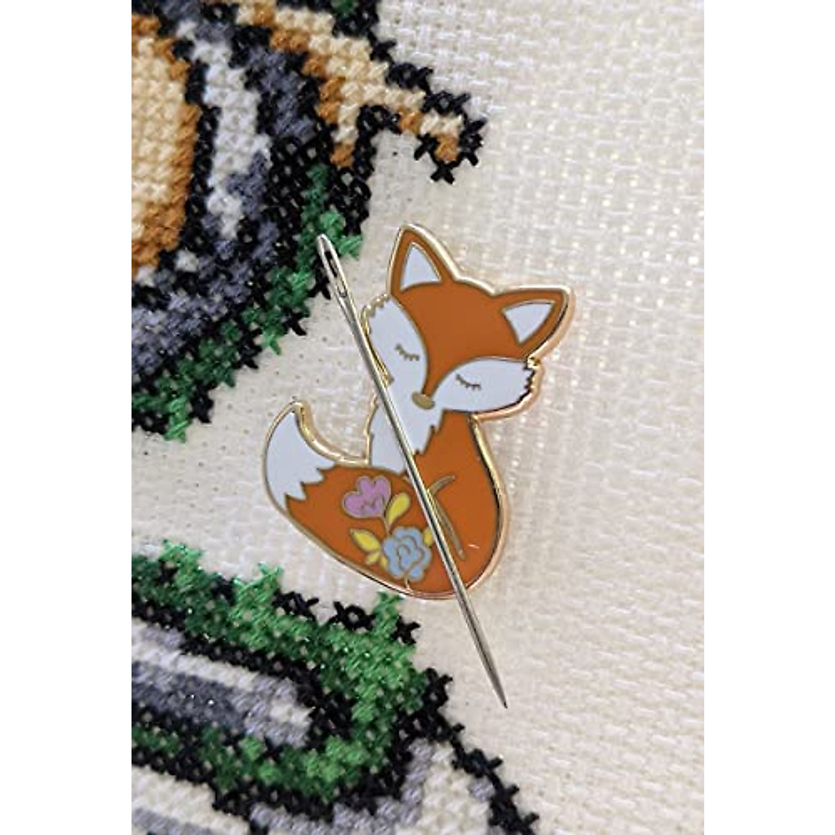 Forest Fox Needle Minder