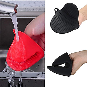 OTTOPT Mini Oven Gloves, Silicone Heat-Resistant Finger Mitts, Anti-Scalding and Non-Slip Food Grade Silicone Gloves for Kitchen Cooking, Baking and Grilling, 2 Pairs (Black and Light Gray)