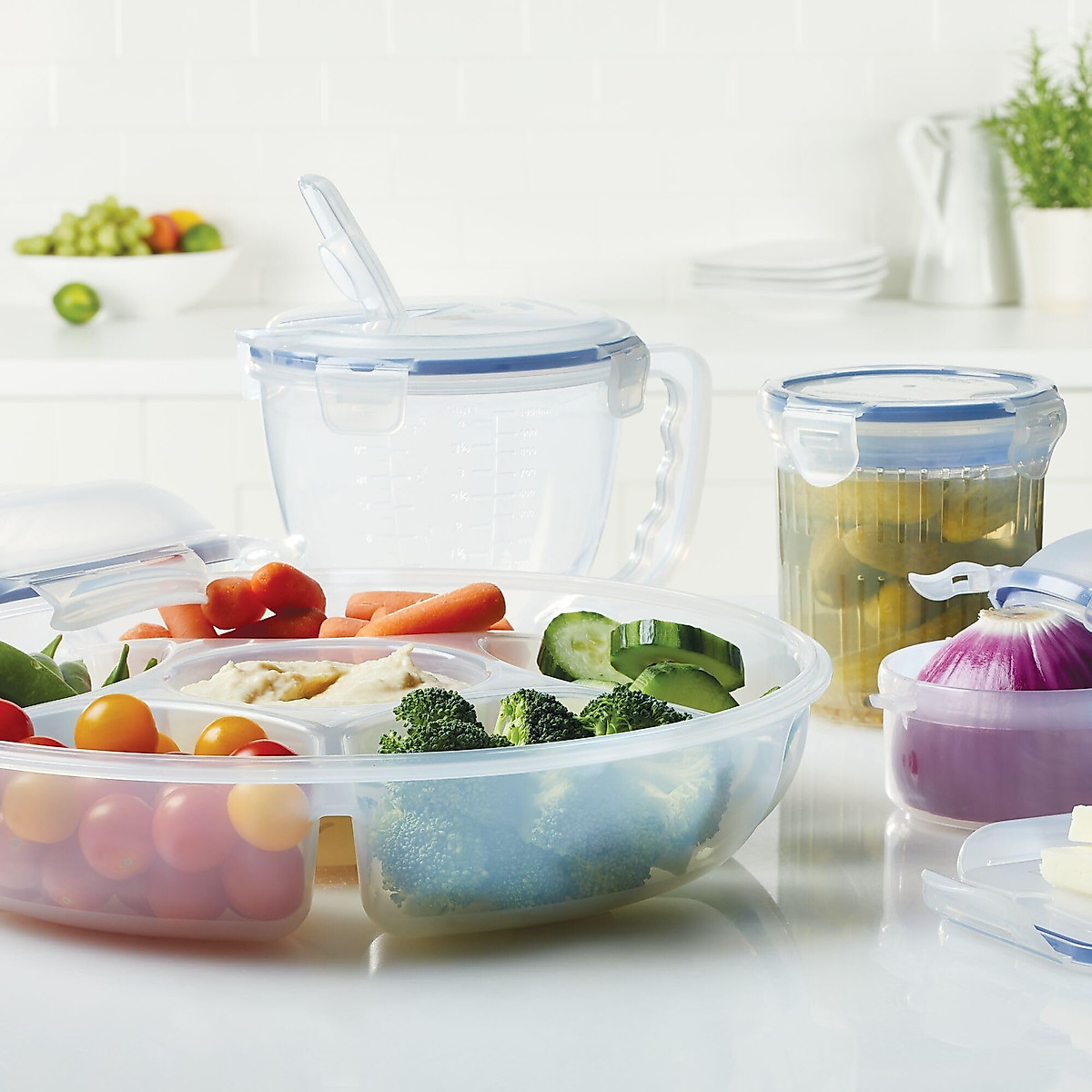 LocknLock Easy Essentials Food Storage Container With Dividers / Food Storage Bin With Dividers - 78 Ounce, Clear