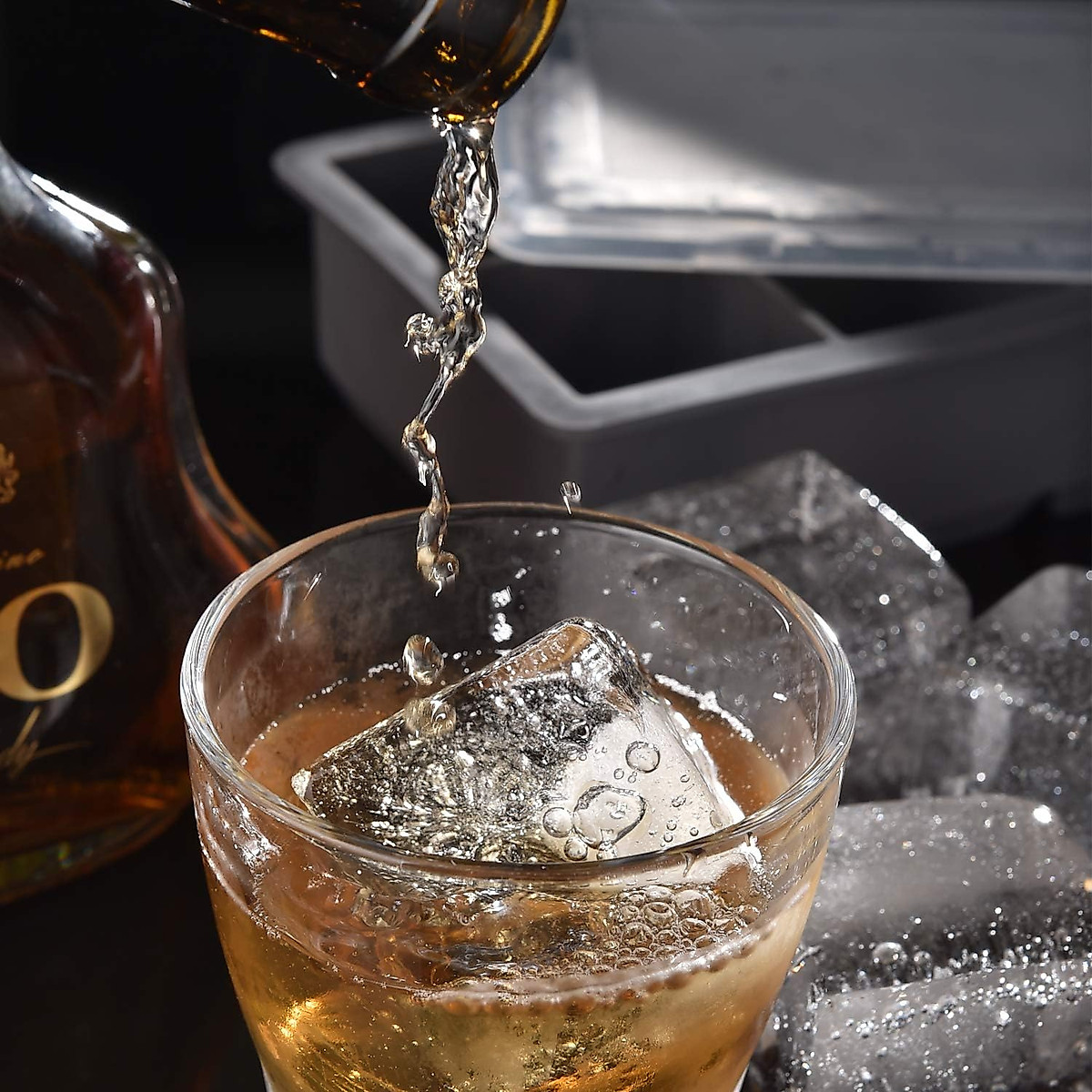 Samuelworld Large Silicone Ice Cube Tray Molds, 2-Pack, Big 2 Inch Cubes - BPA Free, Flexible, 8 Cavity Easy Release Slow Melting Ice for Whiskey, Cocktails, Gifts - Black (With Lids)