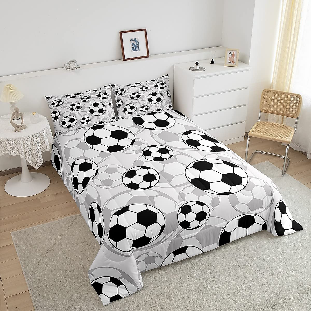 Football Comforter Set Soccer Ball Sports Pattern Bedding Bed Set for Kids Boys Girls Sports Theme Comforter Inner Fill Ball Competition Games Quilt Set Bedroom Collection 2Pcs Twin Size